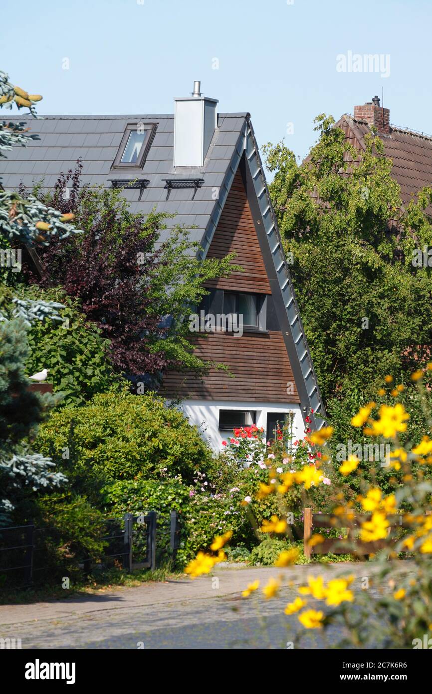 Single family house, residential building, residential street ...