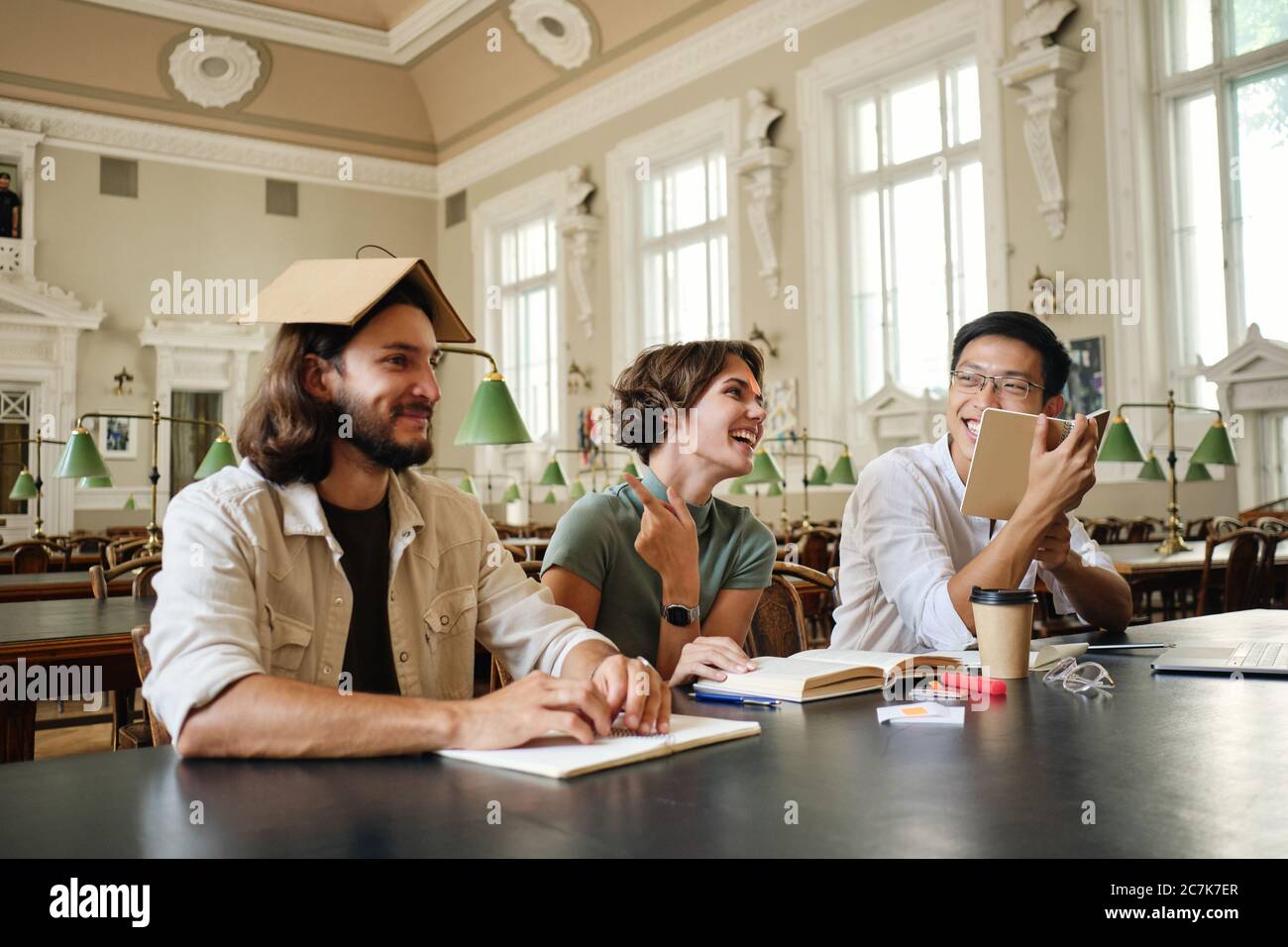 Self study students in the campus hi-res stock photography and images ...