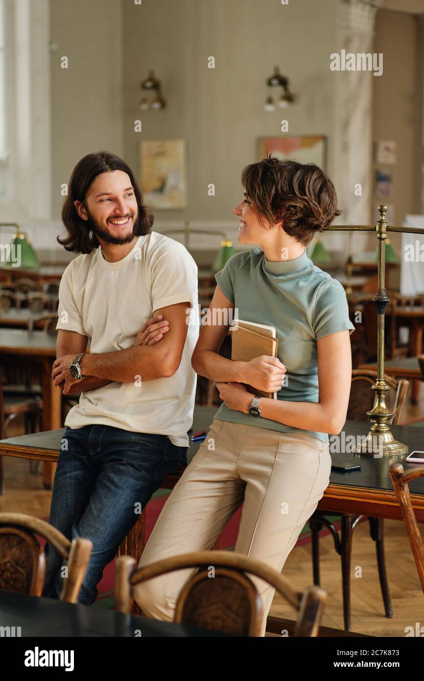 Self study students in the classroom hi-res stock photography and ...