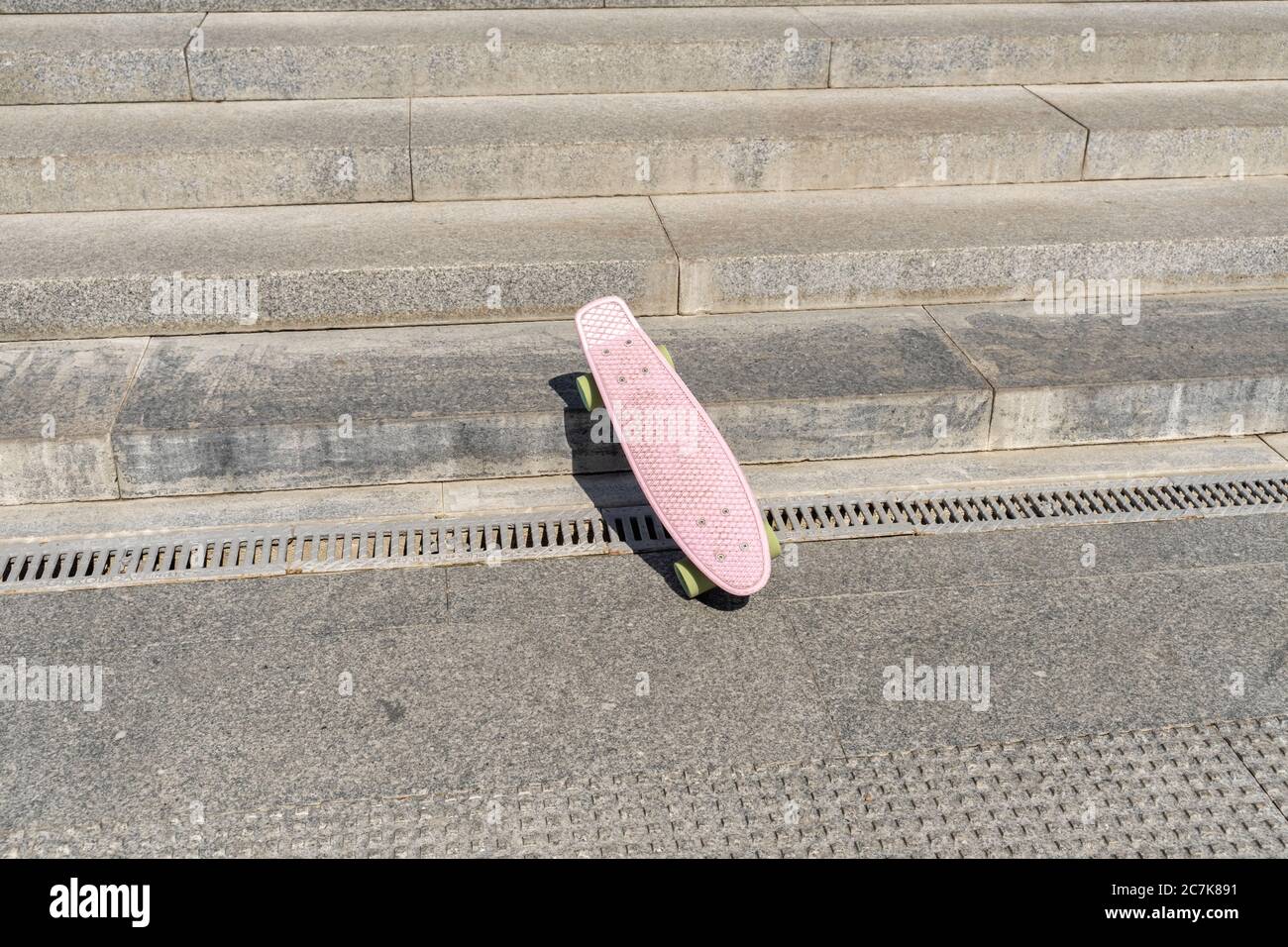 skateboard falls down the stairs. hazardous sports. skateboard injuries ...