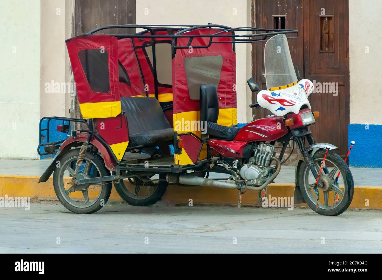 Moto taxi peru chiclayo hi-res stock photography and images - Alamy