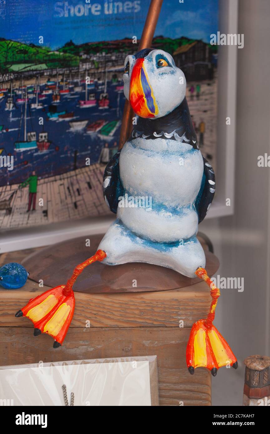 Puffin sculpture hi-res stock photography and images - Alamy