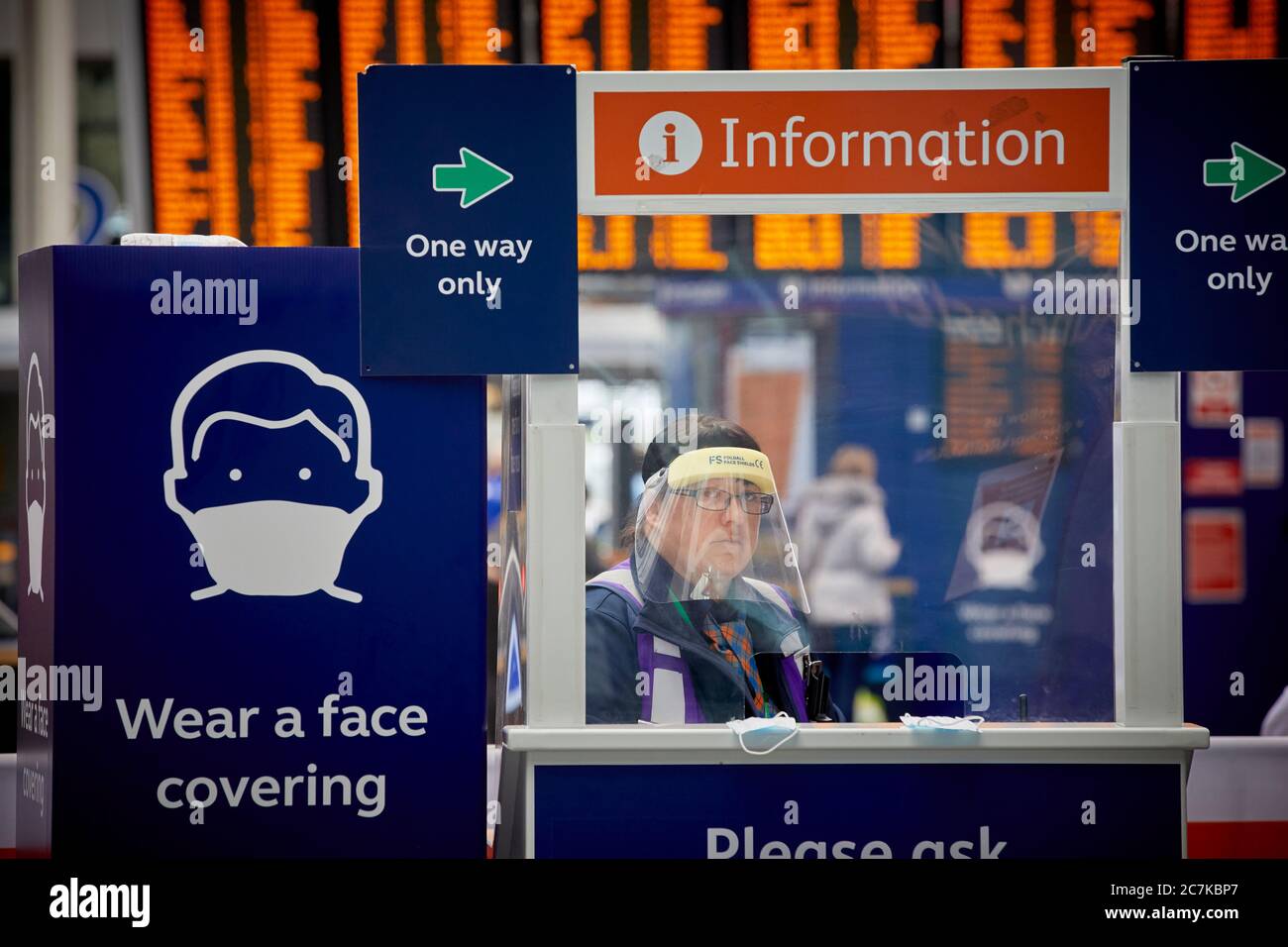 Train station information desk hi-res stock photography and images - Alamy