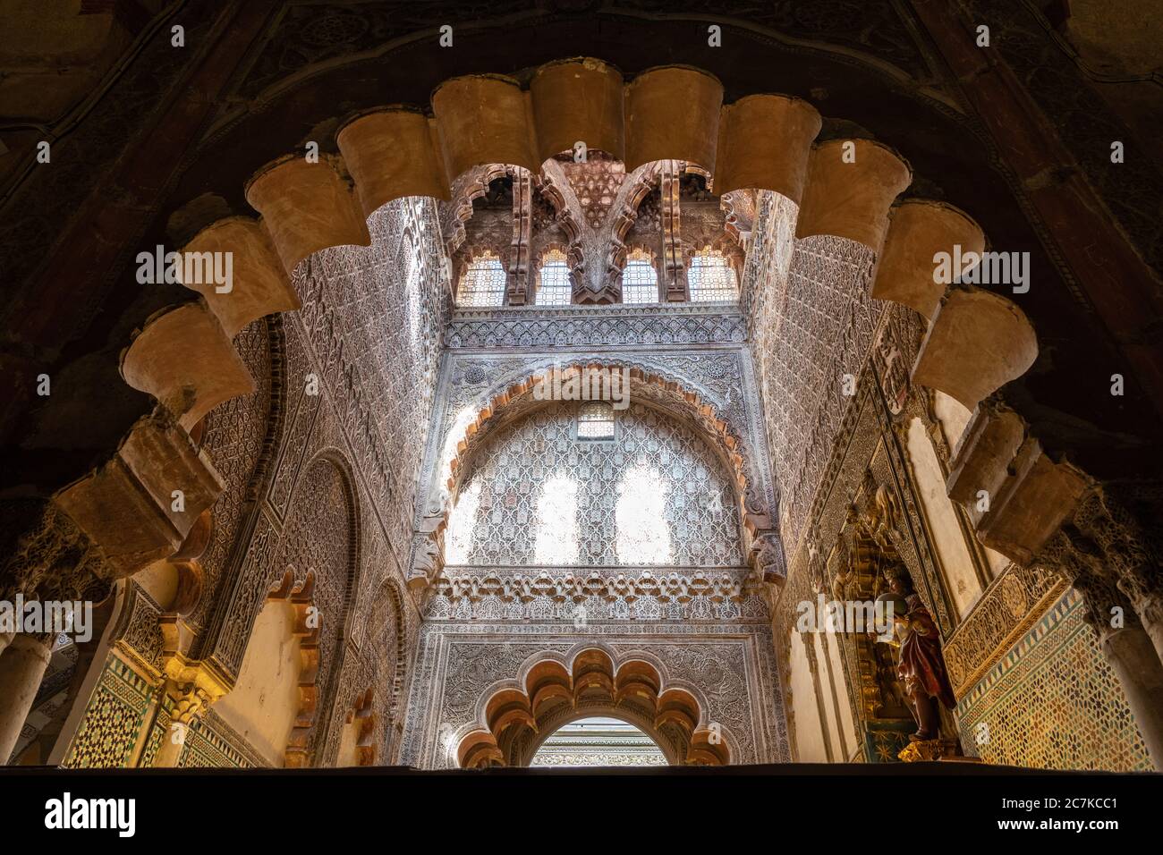 Umayyad mosque arch hi-res stock photography and images - Alamy