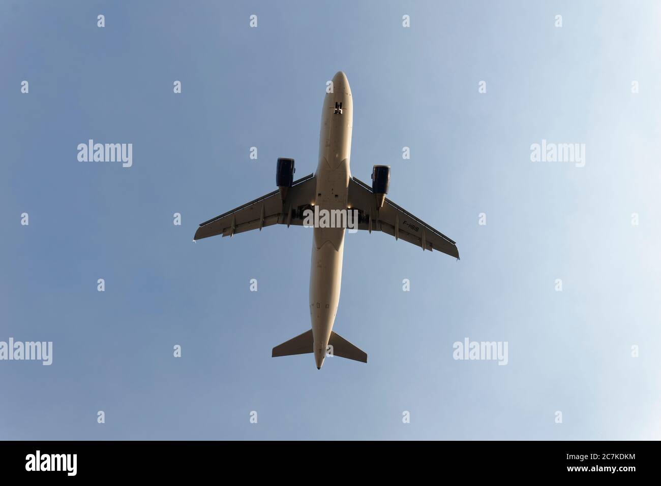 commercial jet airplane in flight (Airbus A320 Stock Photo - Alamy