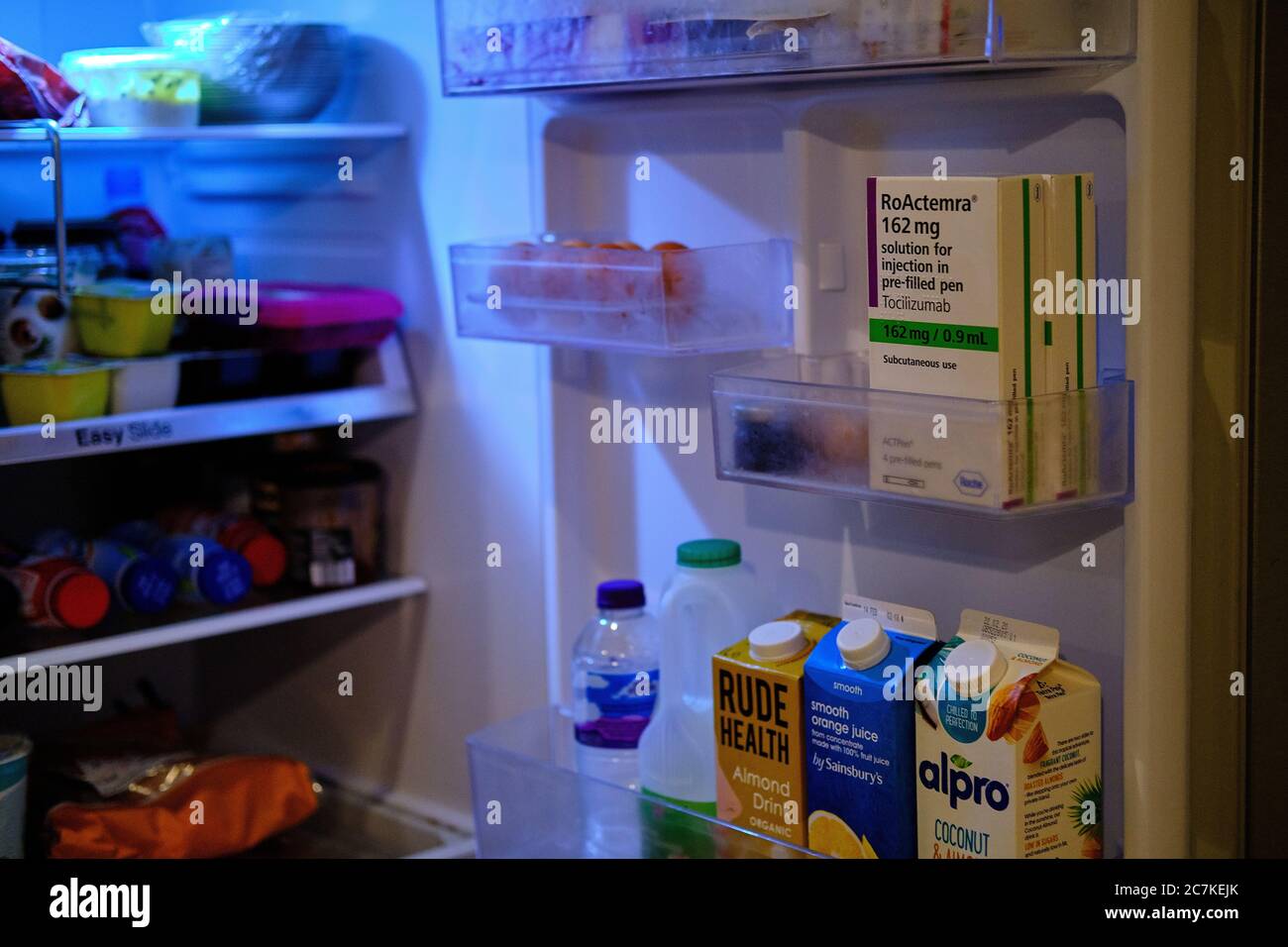 Joint injections hi-res stock photography and images - Alamy