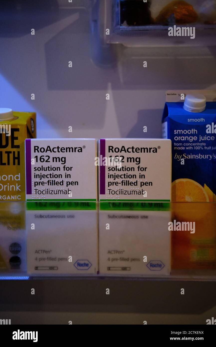 Tocilizumab syringe hi-res stock photography and images - Alamy