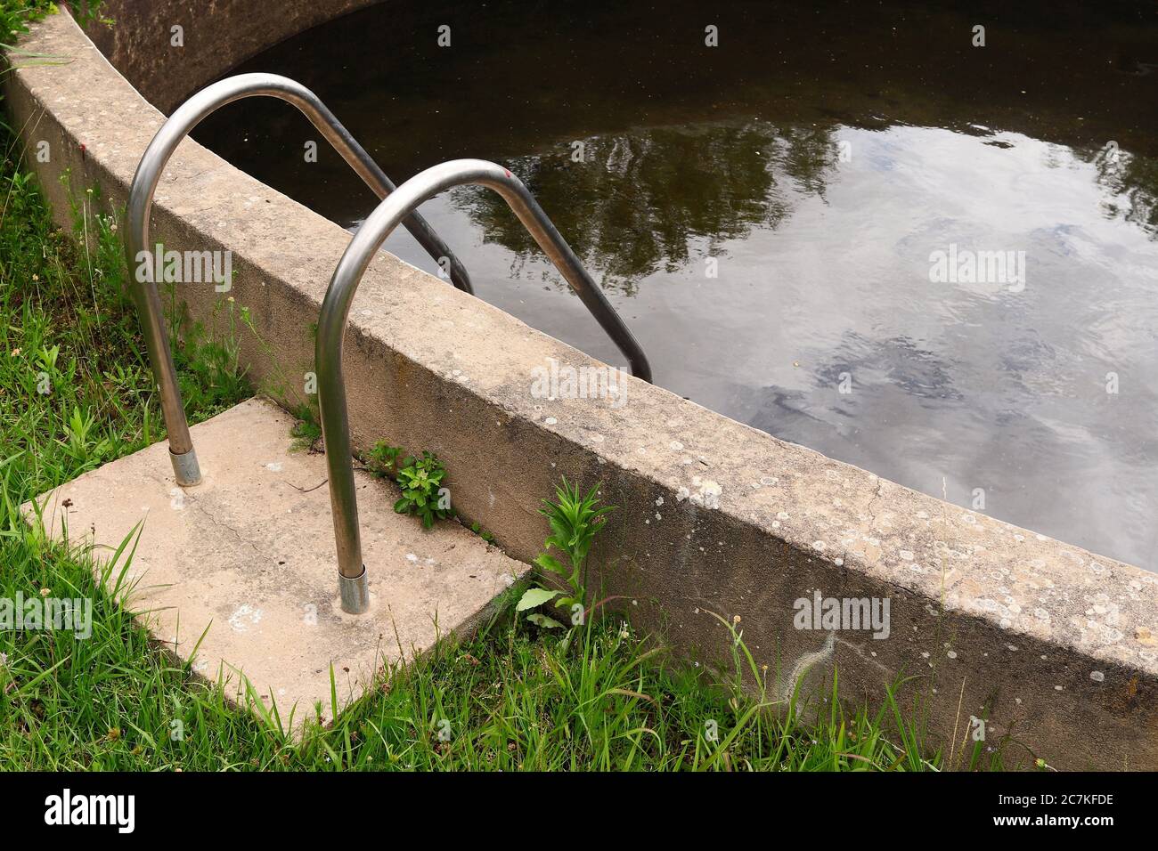 Metal poll hi-res stock photography and images - Alamy