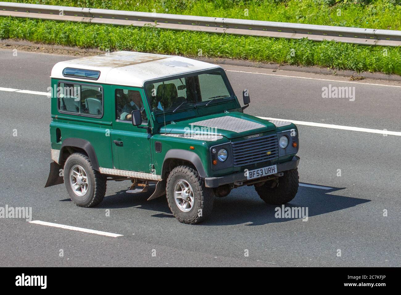 Land rover defender td5 white hi-res stock photography and images - Alamy
