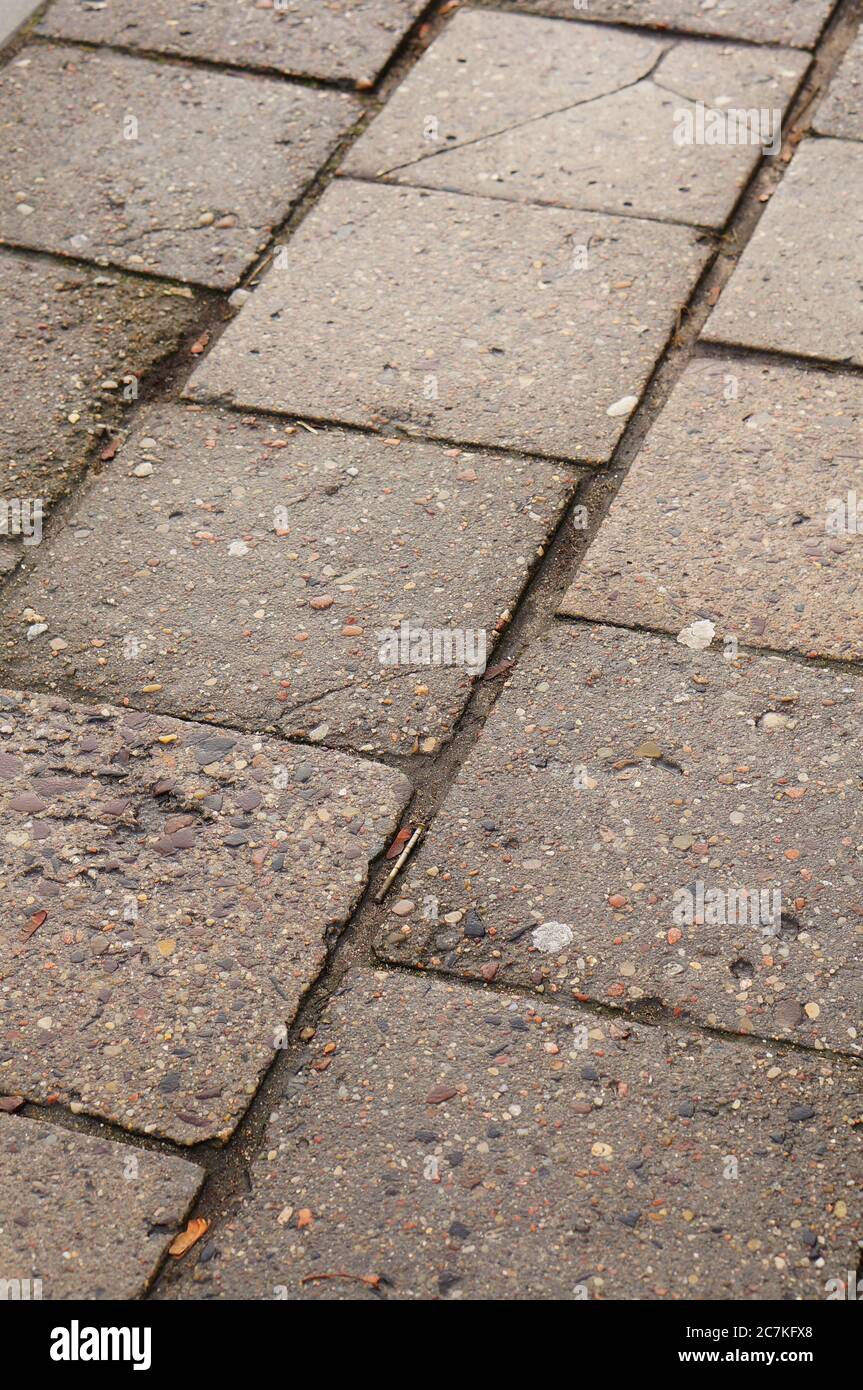 Pebble stone path walkway vertical hi-res stock photography and images ...