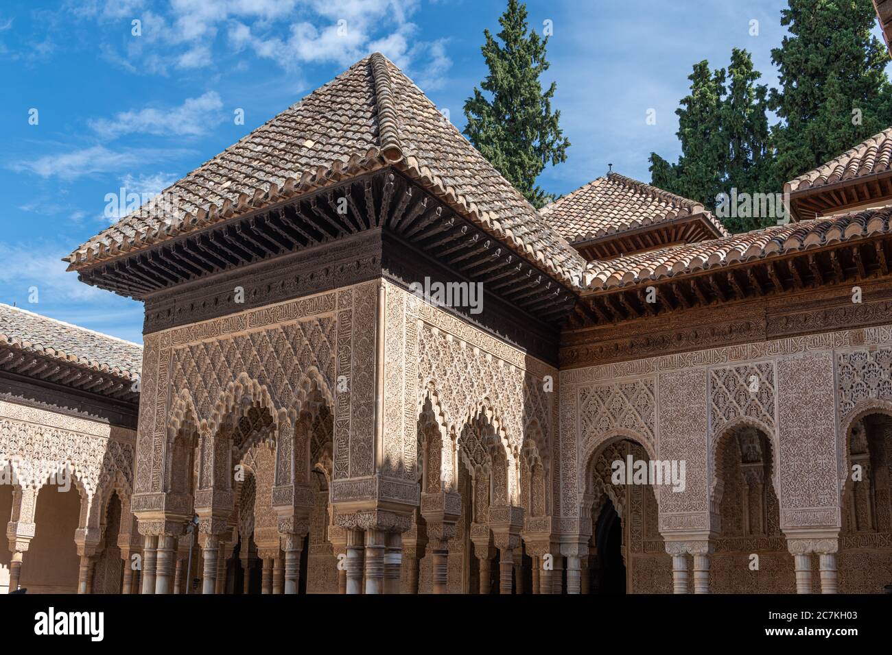 Muqarnas corbels hi-res stock photography and images - Alamy