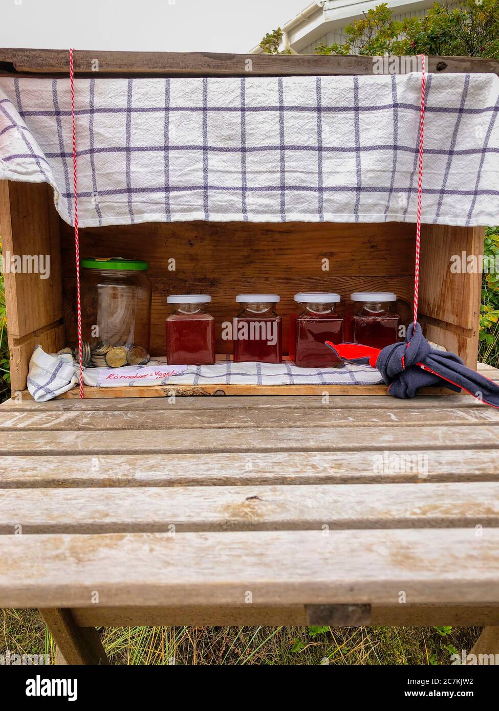 Old fashioned pot stills hi-res stock photography and images - Alamy