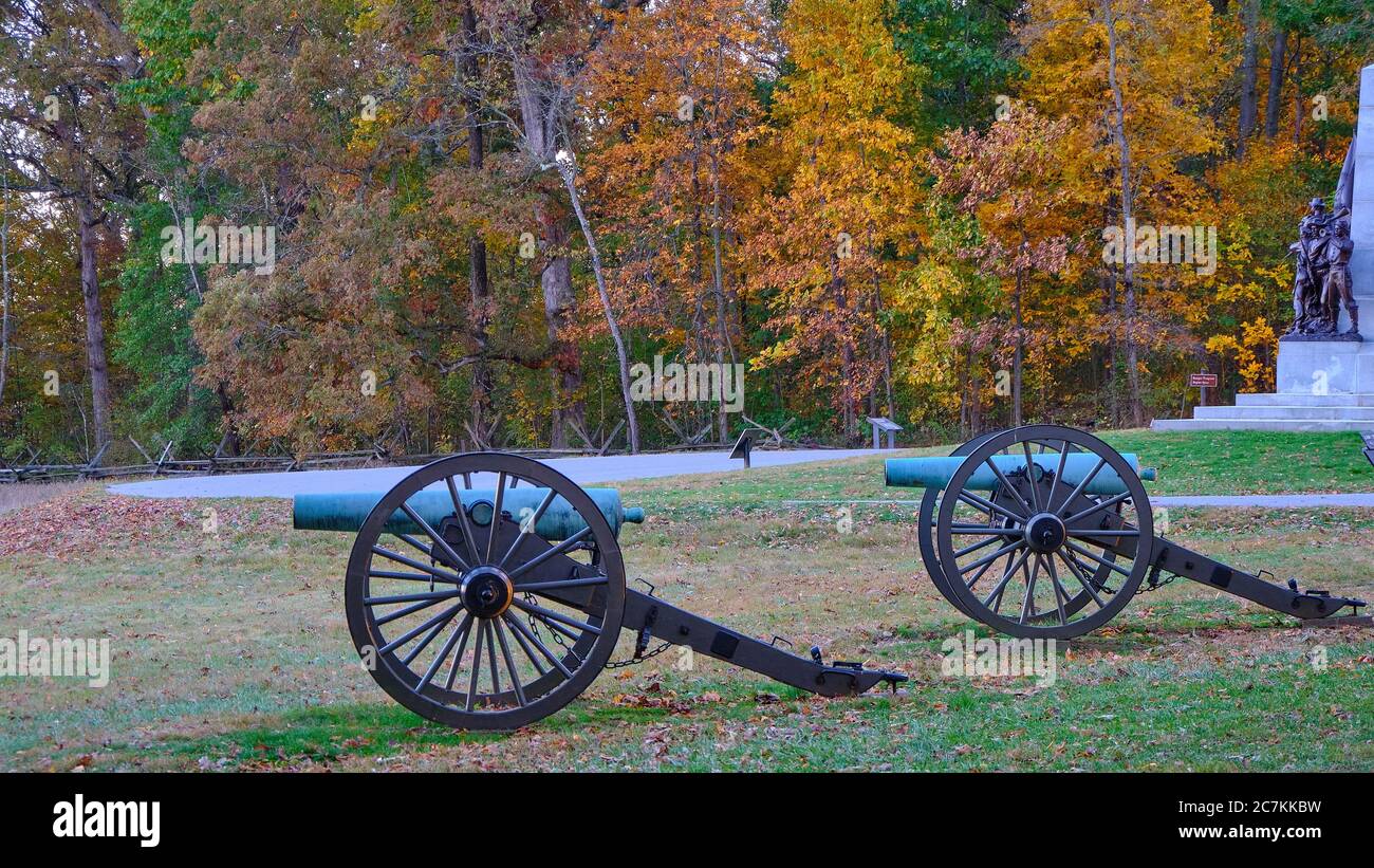 Confederate Cannons near the Virginia state monument Stock Photo - Alamy