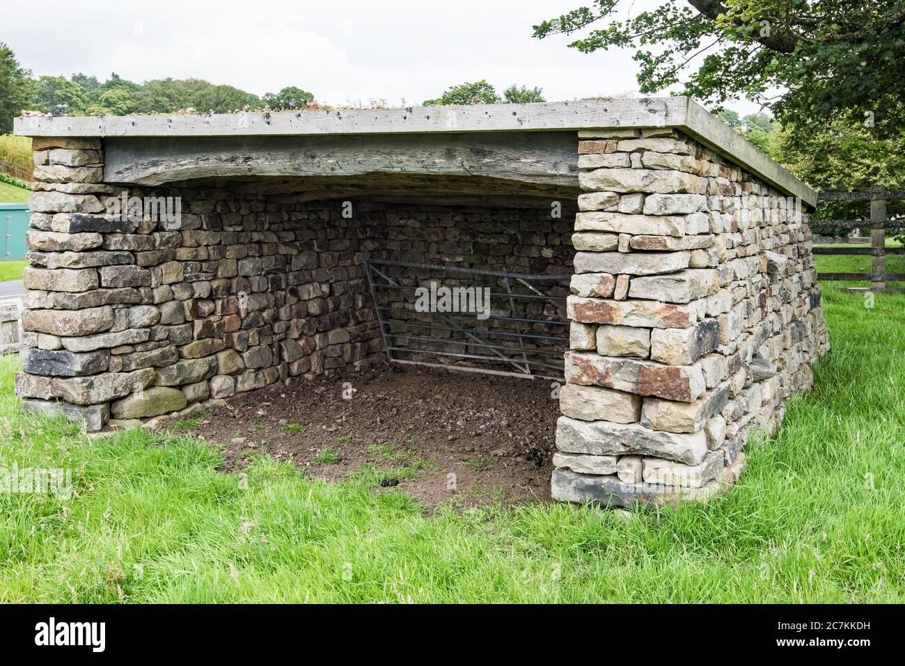 Dry stone walling Stock Photo - Alamy