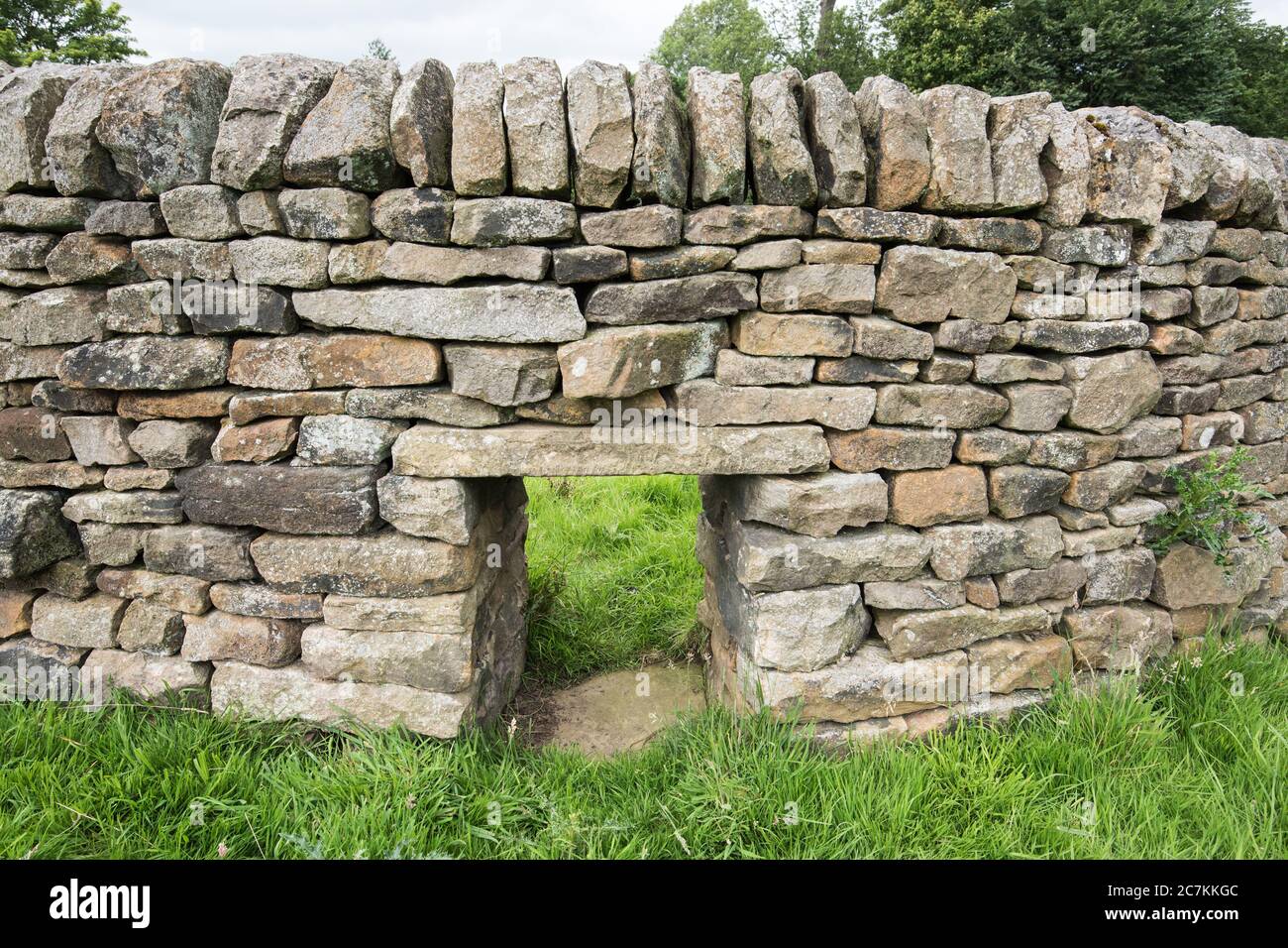 Dry stone walling Stock Photo - Alamy