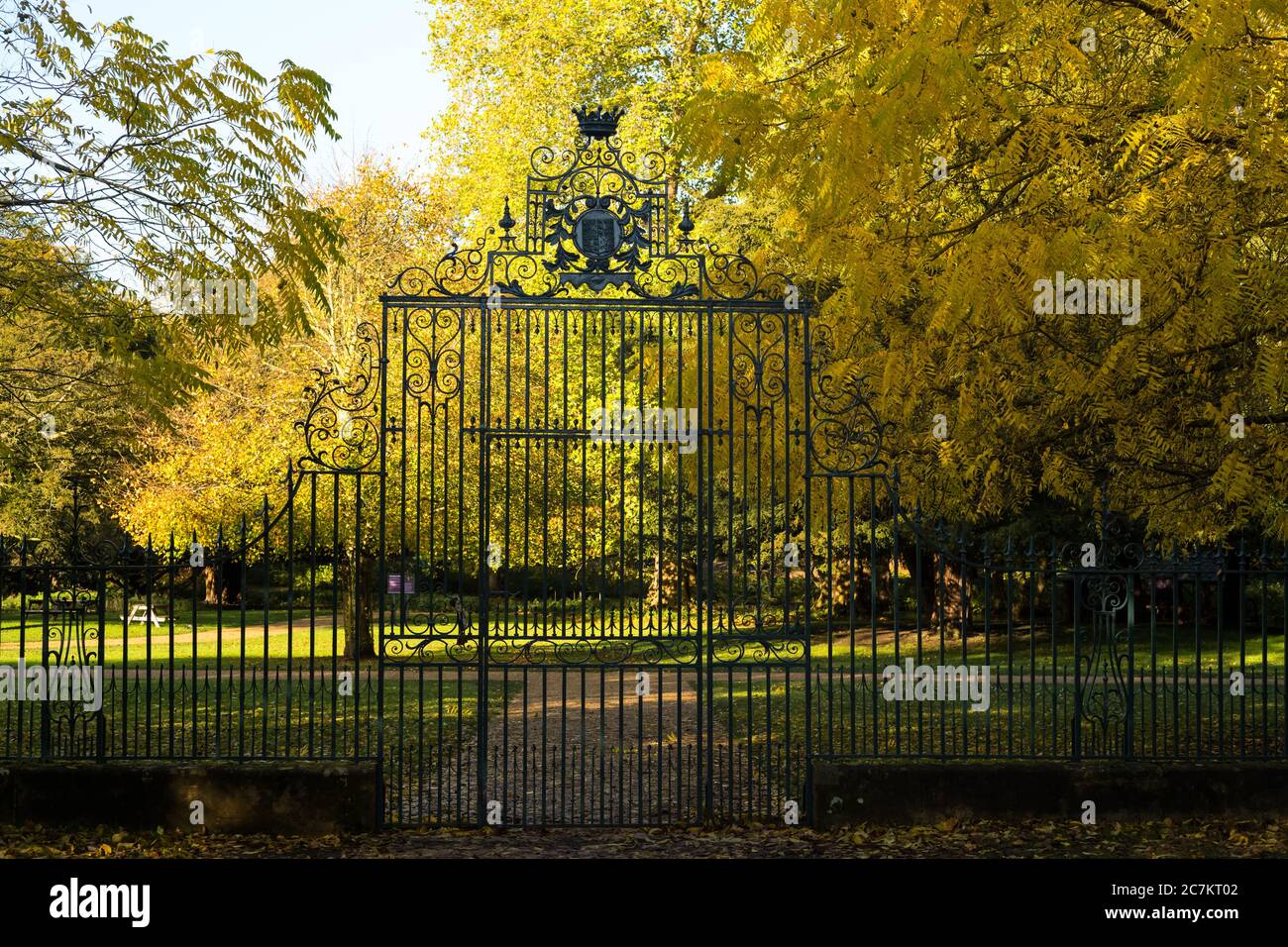 House in autumn hi-res stock photography and images - Alamy