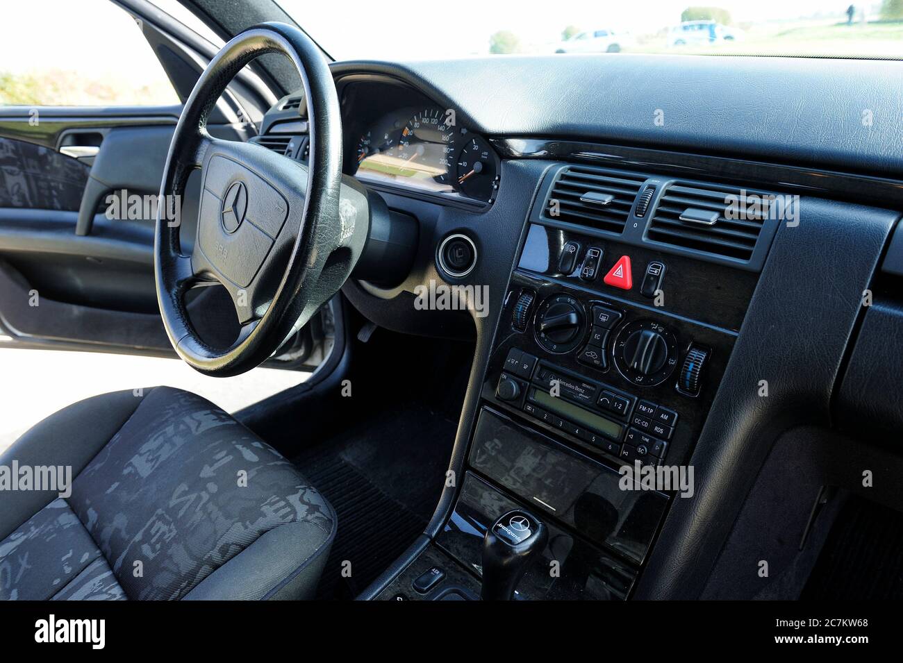 Mercedes-Benz W 210, classic, family, automotive, historical,economy ...