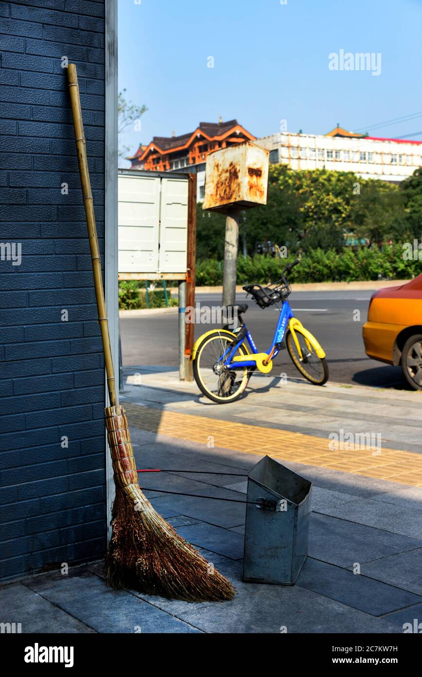 Keeping the streets clean hi-res stock photography and images - Alamy