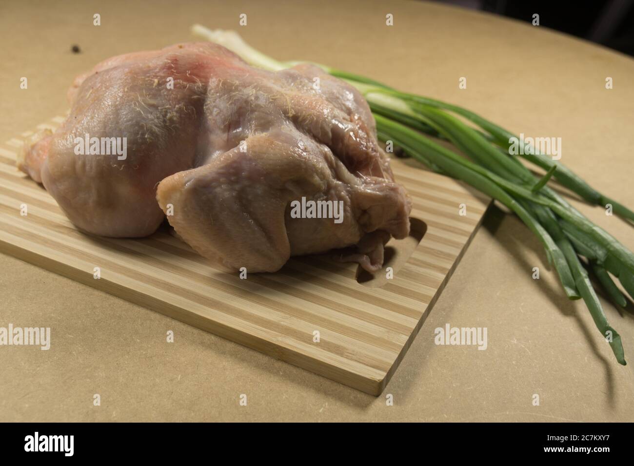 Raw chicken and knife hi-res stock photography and images - Alamy
