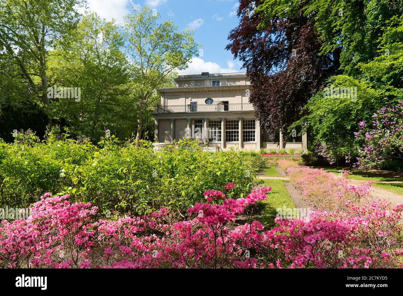 Berlin, Wannsee, House of the Wannsee Conference, flower garden Stock ...
