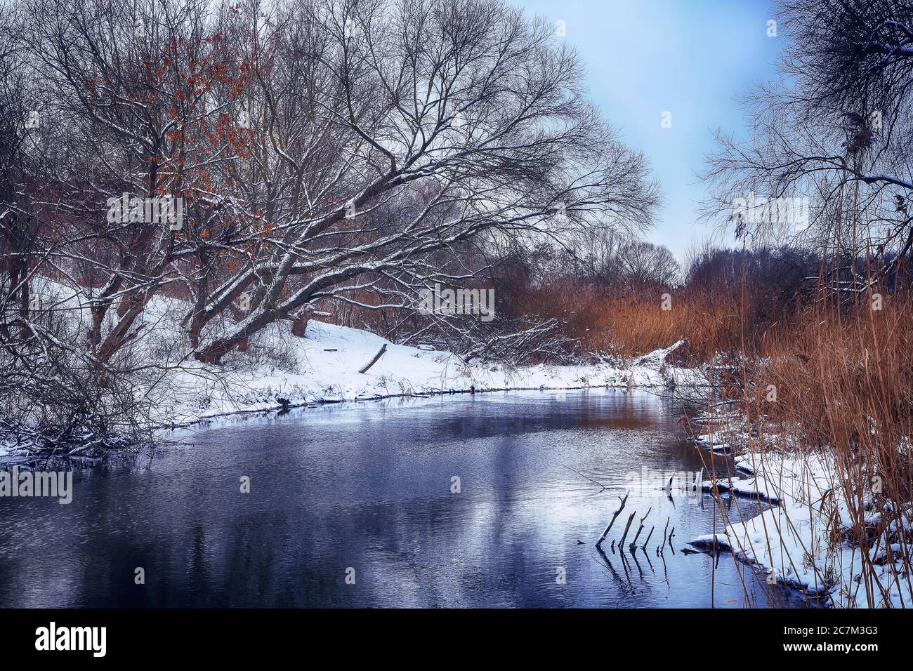 River mirror hi-res stock photography and images - Alamy