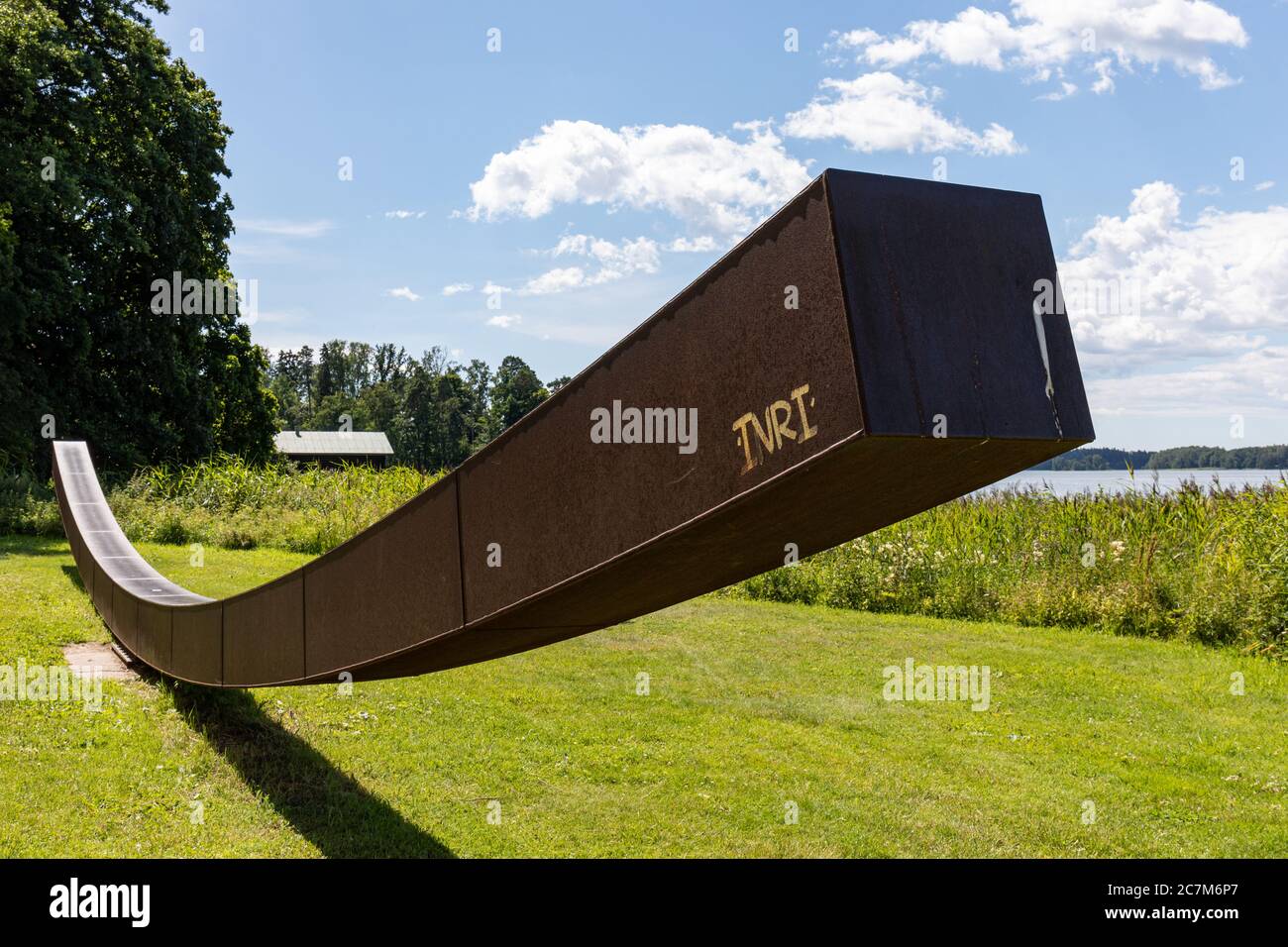 The Helsinki Arch, a sculpture by Bernard Kirschenbaum (1983) in ...