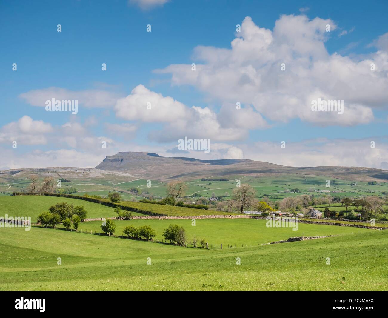Three peaks calendars hi-res stock photography and images - Alamy