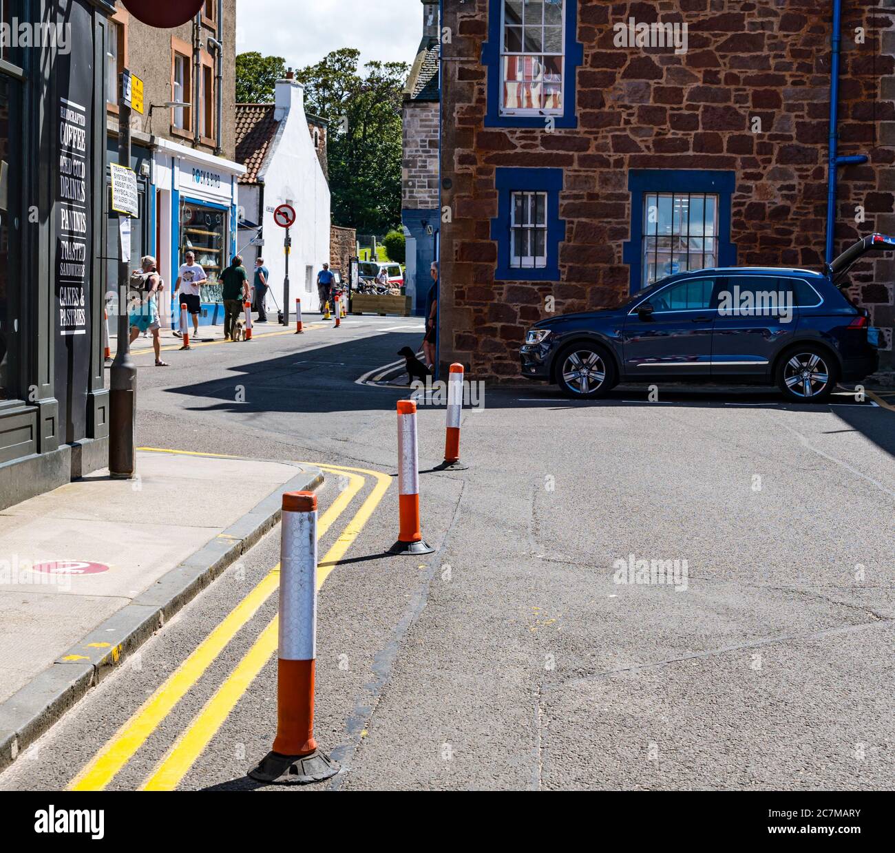 Road widening lines hi-res stock photography and images - Alamy