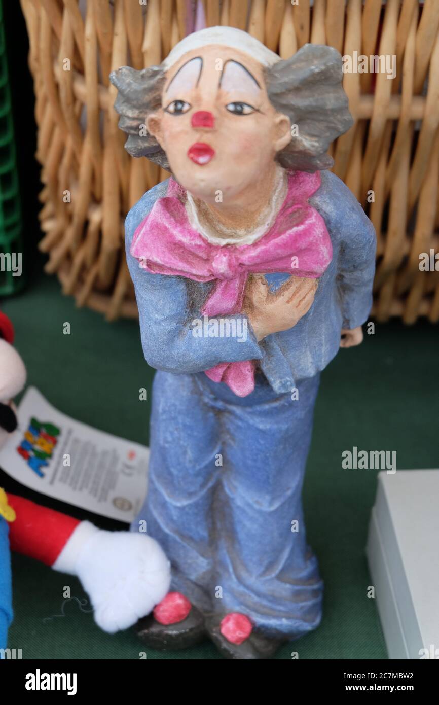 Clown statue hi-res stock photography and images - Alamy
