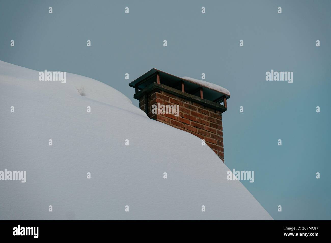 House cottage architecture chimney hi-res stock photography and images ...