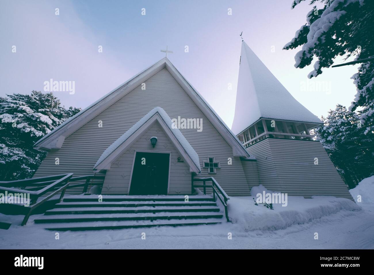 Christmas chapel snow hi-res stock photography and images - Alamy