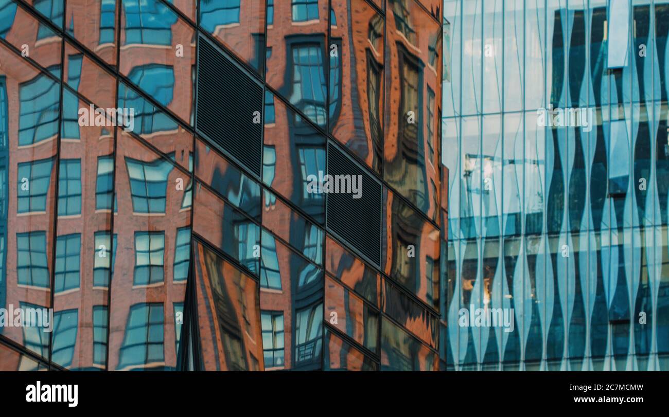 Reflective mirror window in a modern architectural building Stock Photo ...