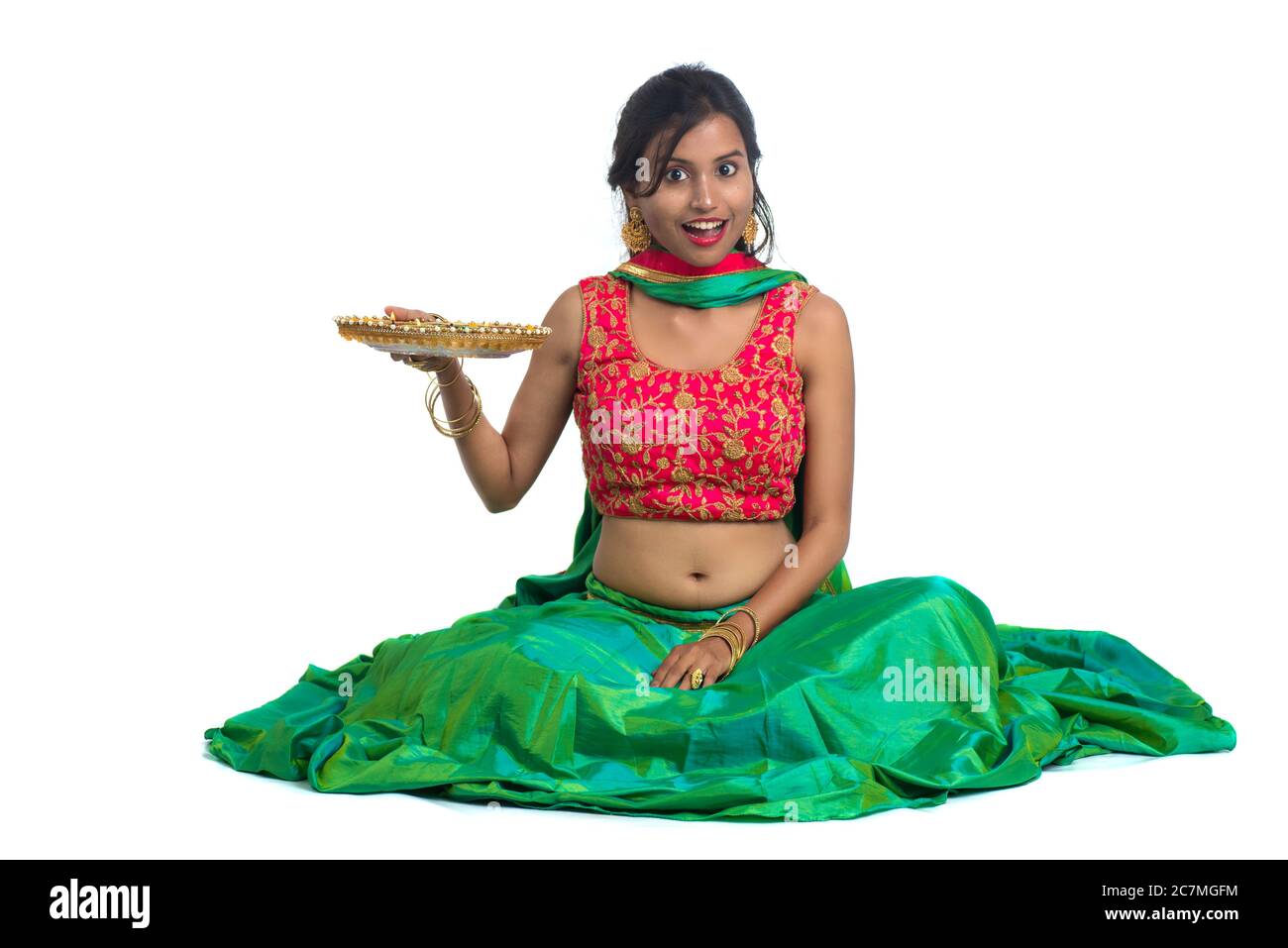 Portrait of a Indian Traditional Girl holding Diya, Girl Celebrating ...