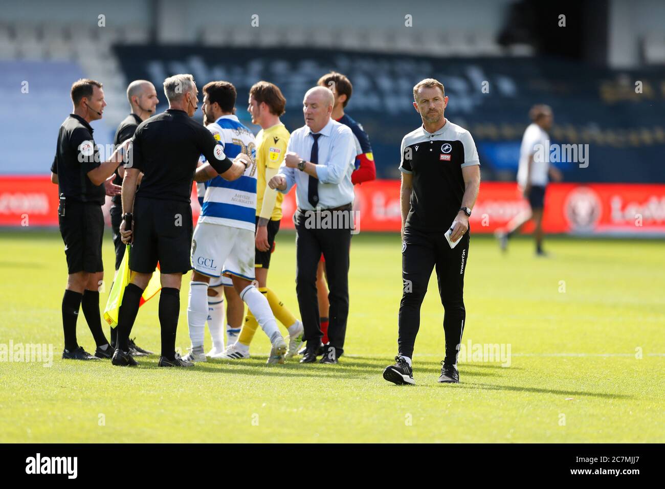 Football manager referee arguing hi-res stock photography and images ...