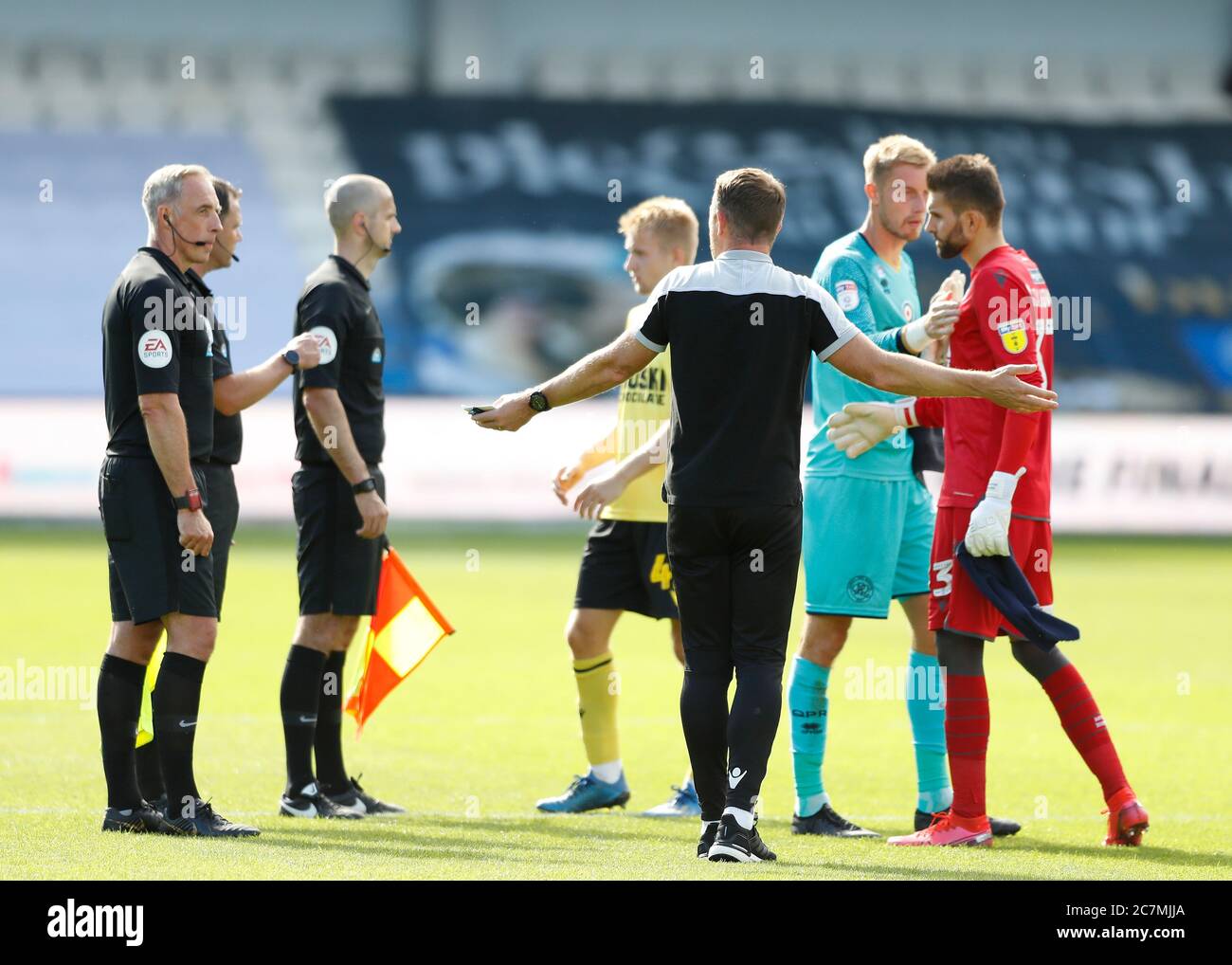 Football manager referee arguing hi-res stock photography and images ...