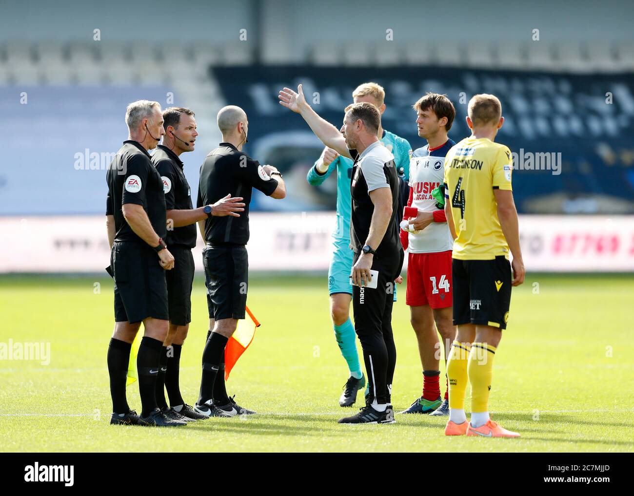 Football manager referee arguing hi-res stock photography and images ...