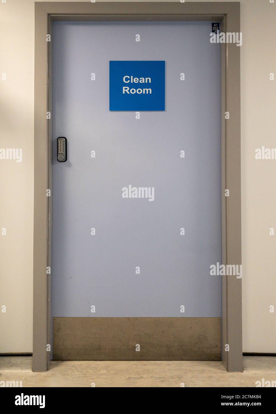Clean room sign hi-res stock photography and images - Alamy