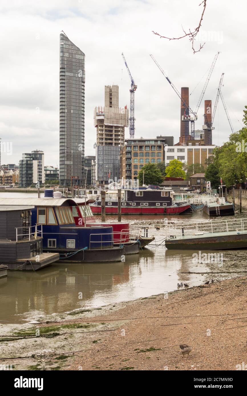 Cheyne walk boat hi-res stock photography and images - Alamy