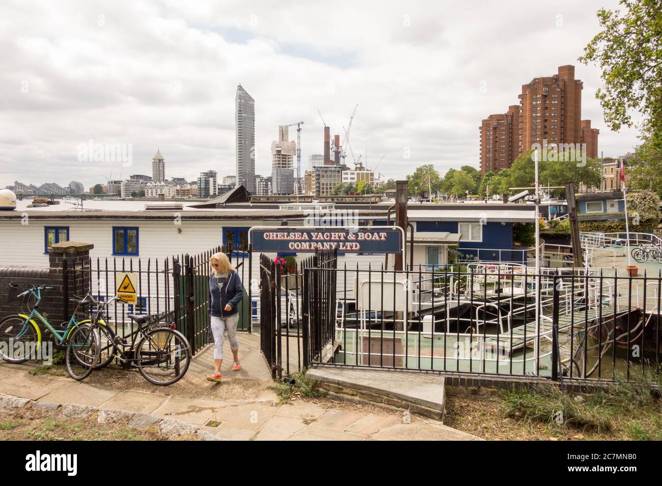 Chelsea waterfront towers hi-res stock photography and images - Alamy