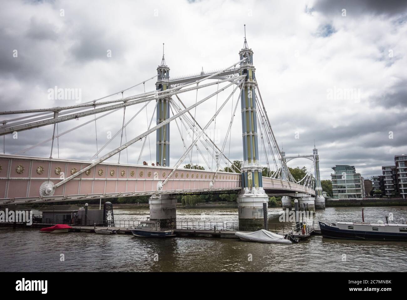 Chelsea river bridge hi-res stock photography and images - Alamy