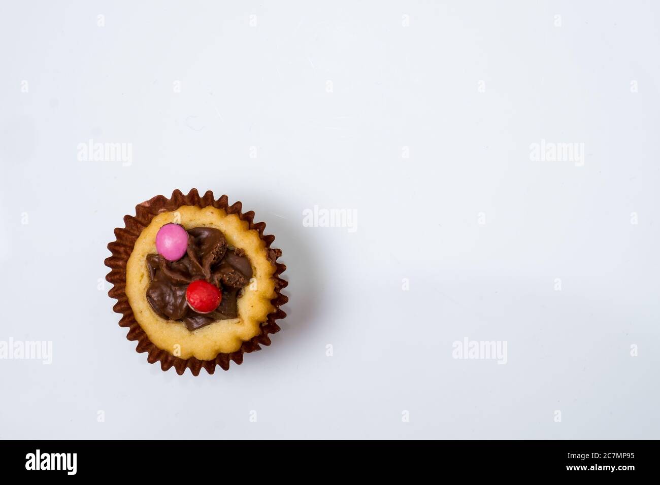Top view of a cupcake isolated on white background Stock Photo - Alamy