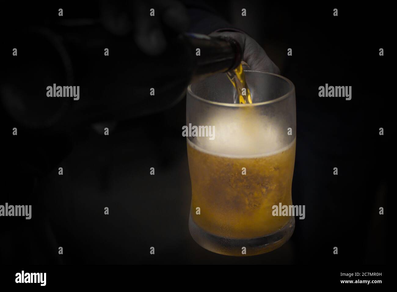 Pouring beer glass close hi-res stock photography and images - Alamy