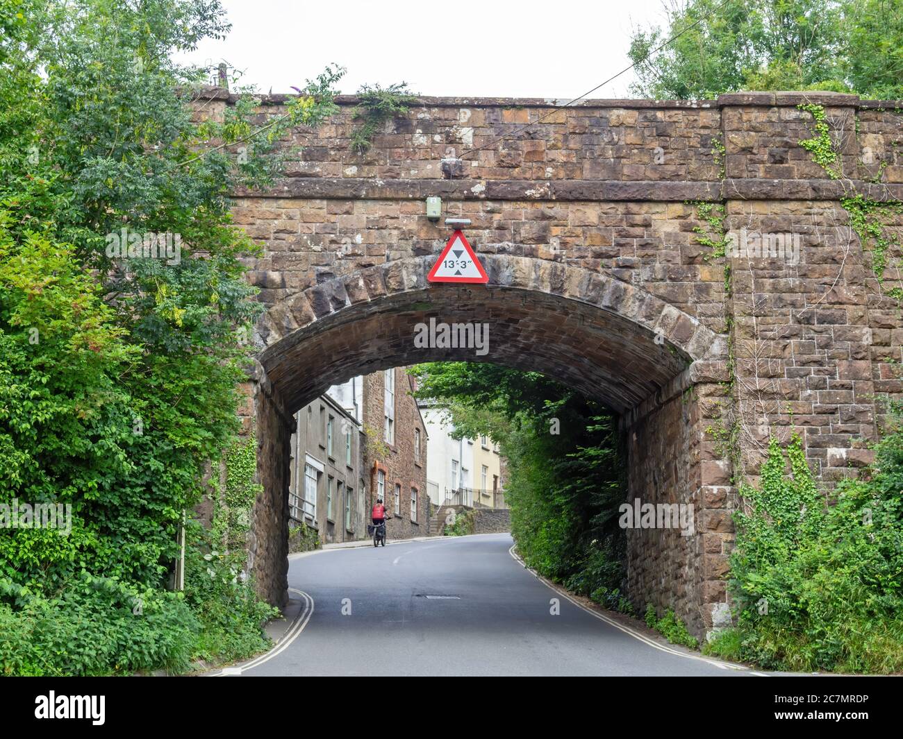 Bridge height restriction hi-res stock photography and images - Alamy