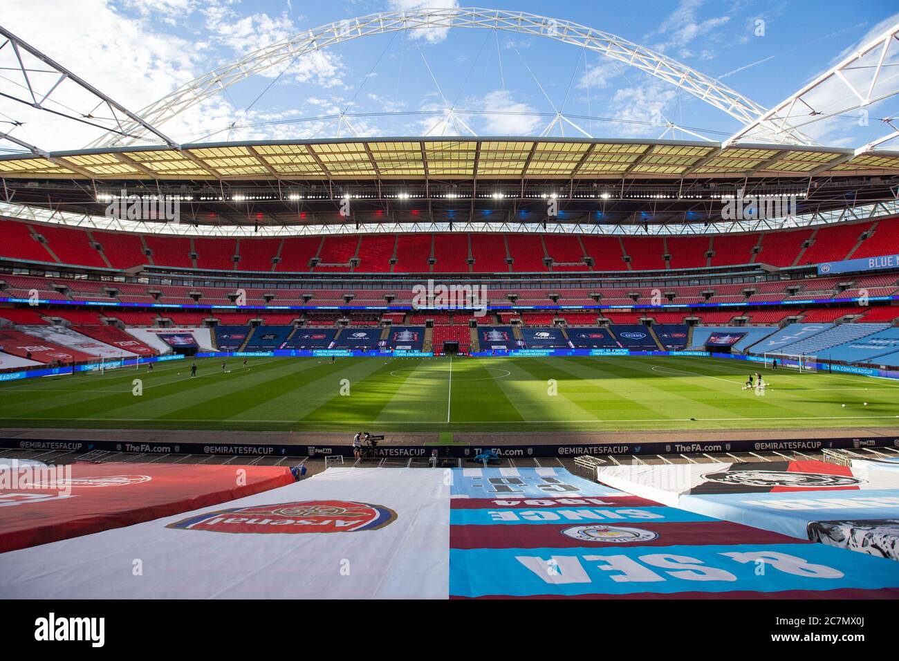 Empty football stadium arsenal hi-res stock photography and images - Alamy