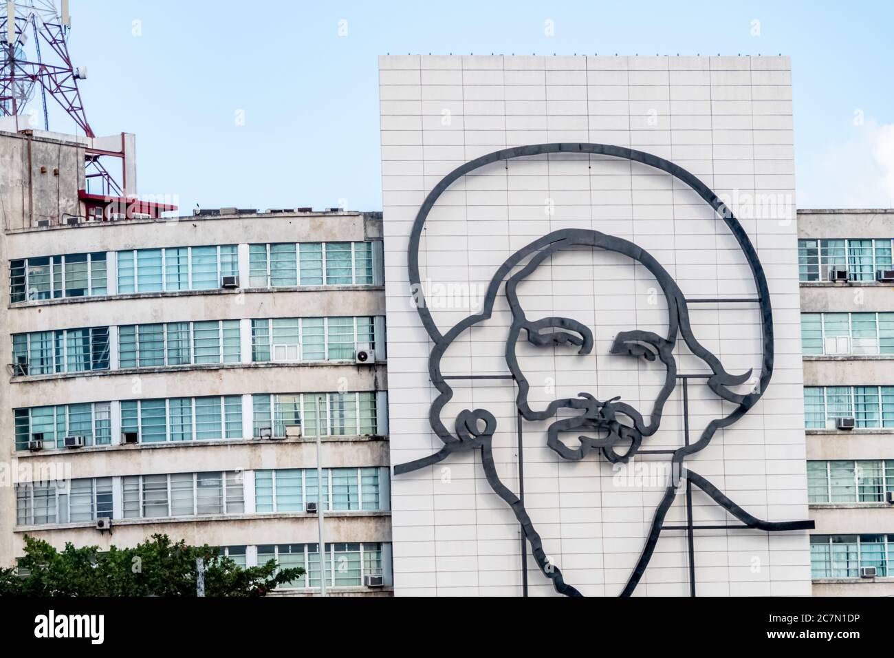 5-story steel outline of Fidel Castro's face in The Plaza de la ...
