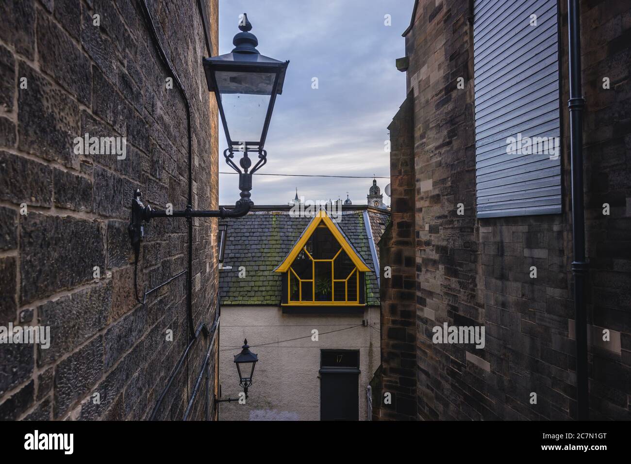 Scottish terrace houses hi-res stock photography and images - Alamy
