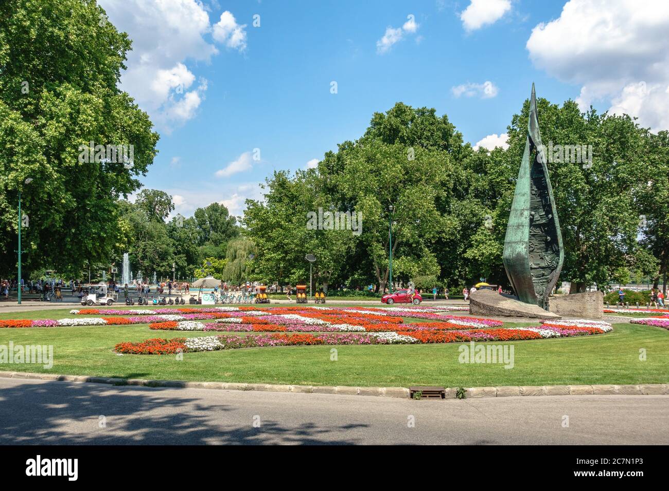 The Budapest unification memorial at the southern end of Margaret ...