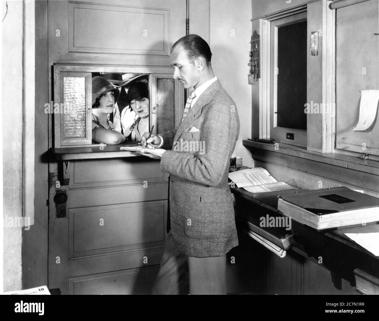 Paramount pictures 1920s studio hi-res stock photography and images - Alamy