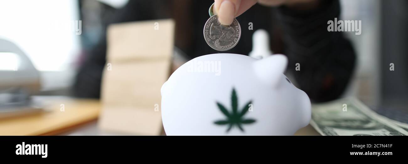 Lady holding cash hi-res stock photography and images - Alamy