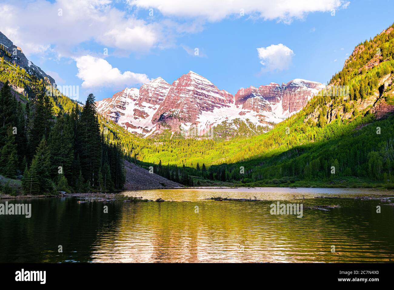 Maroon Bells lake peak at sunrise panoramic view in Aspen, Colorado ...